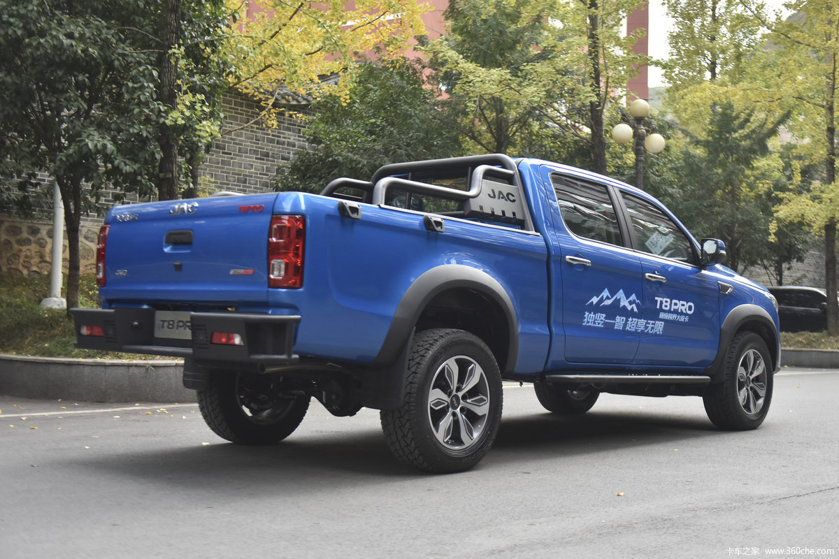 【图】江淮T8PRO 2021款 锐行版 2.0T柴油 150马力 两驱 大双排皮卡(国六)_实拍图片_1070618_卡车之家