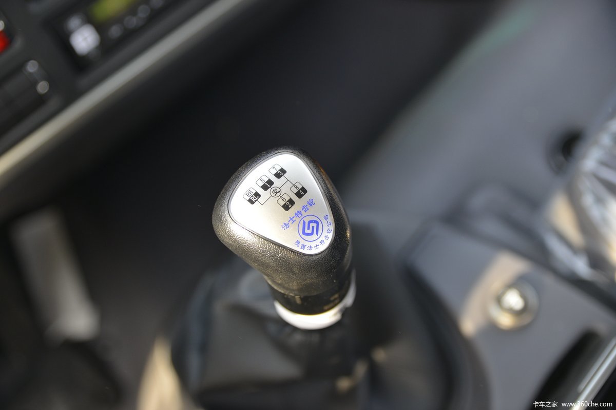 【图】福田 奥铃大黄蜂 220马力 6.8米排半栏板载货车(BJ1186VKPFK-A1)_实拍图片_1106962_卡车之家
