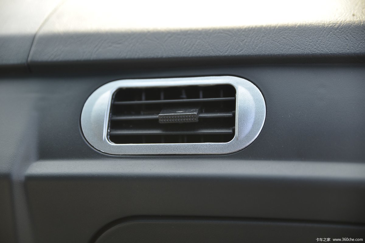 【图】江淮 康铃31 68马力 3.05米双排栏板轻卡(HFC1040R93K2B4V)_实拍图片_1115717_卡车之家