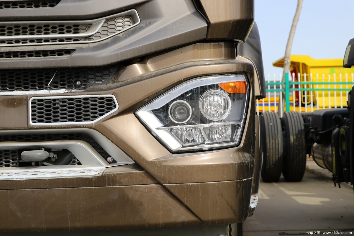 【图】中国重汽 HOWO N5G中卡 240马力 4X2 冷藏车(宏昌天马)_实拍图片_1136880_卡车之家