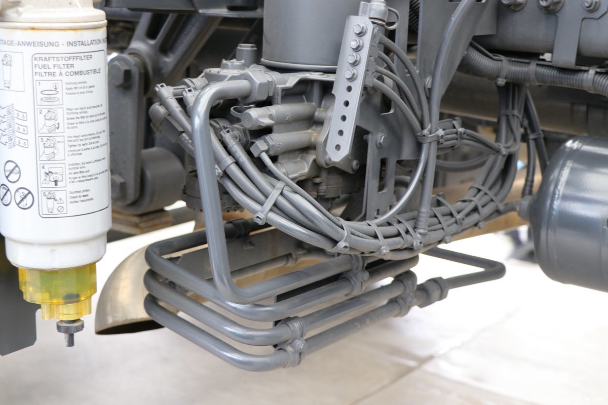 【图】奔驰 Arocs 460马力 8X4 工程车底盘(国六)_实拍图片_1182018_卡车之家