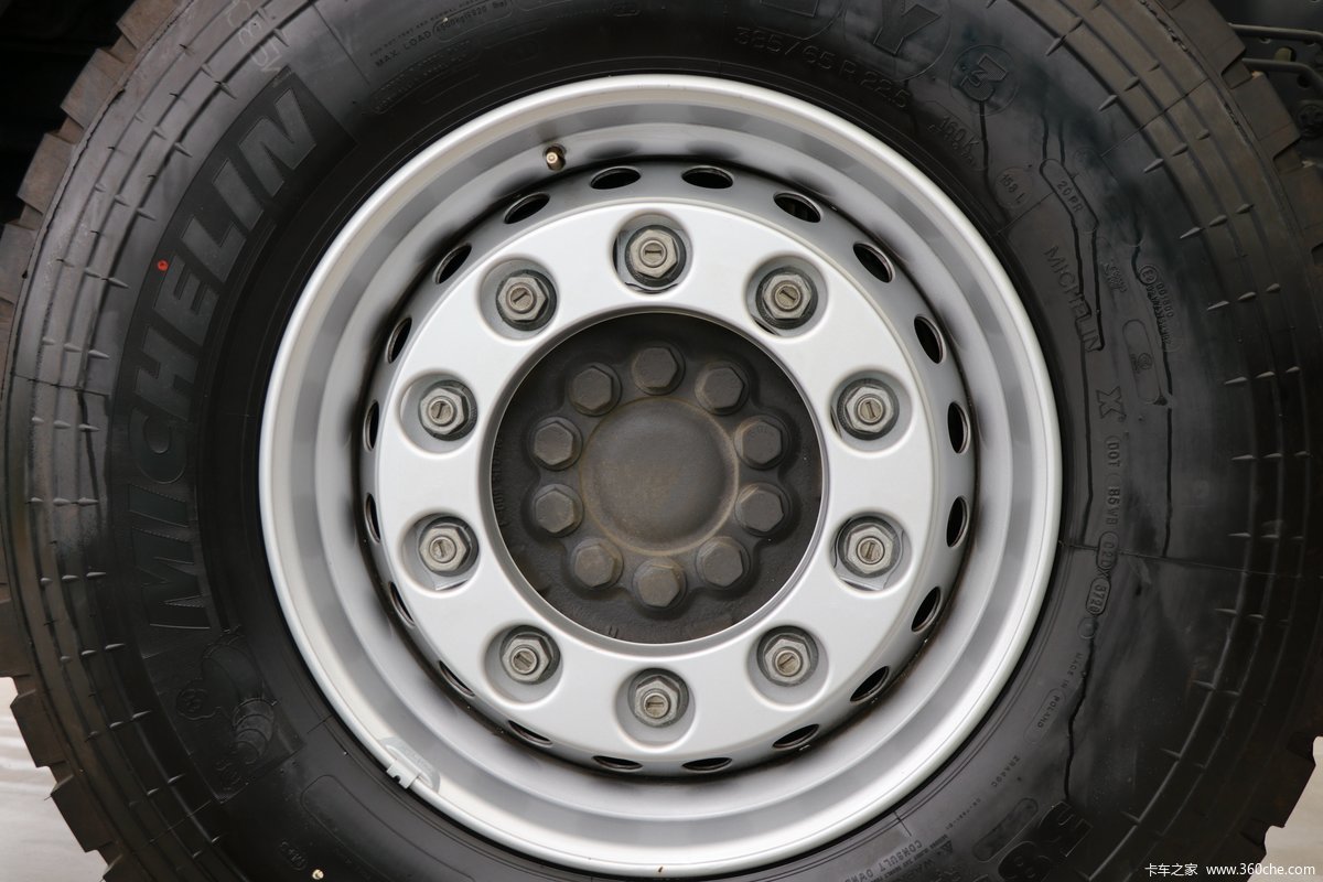 【图】奔驰 Arocs 460马力 8X4 工程车底盘(国六)_实拍图片_1182024_卡车之家