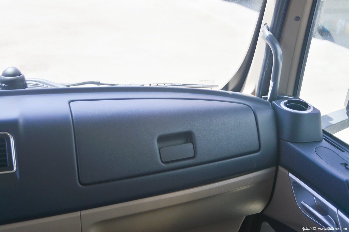 【图】中国重汽 HOWO TX 340马力 8X4 7.5方混凝土搅拌车(ZZ5317GJBN306GE1H)_实拍图片_1200599_卡车之家