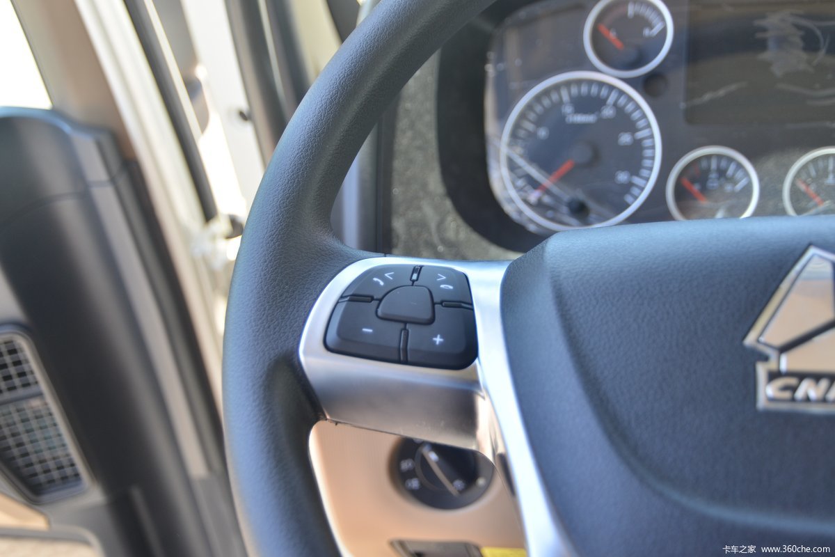 【图】中国重汽 HOWO TX 340马力 8X4 7.5方混凝土搅拌车(ZZ5317GJBN306GE1H)_实拍图片_1200600_卡车之家