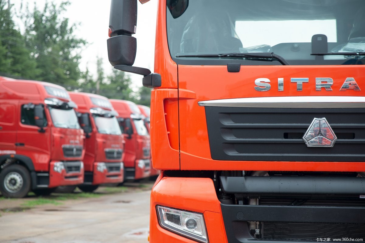 【图】中国重汽 汕德卡SITRAK G7重卡 540马力 6X4 AMT自动挡牵引车(国六)(ZZ4256V324HF1B)_实拍图片_1207509_卡车之家