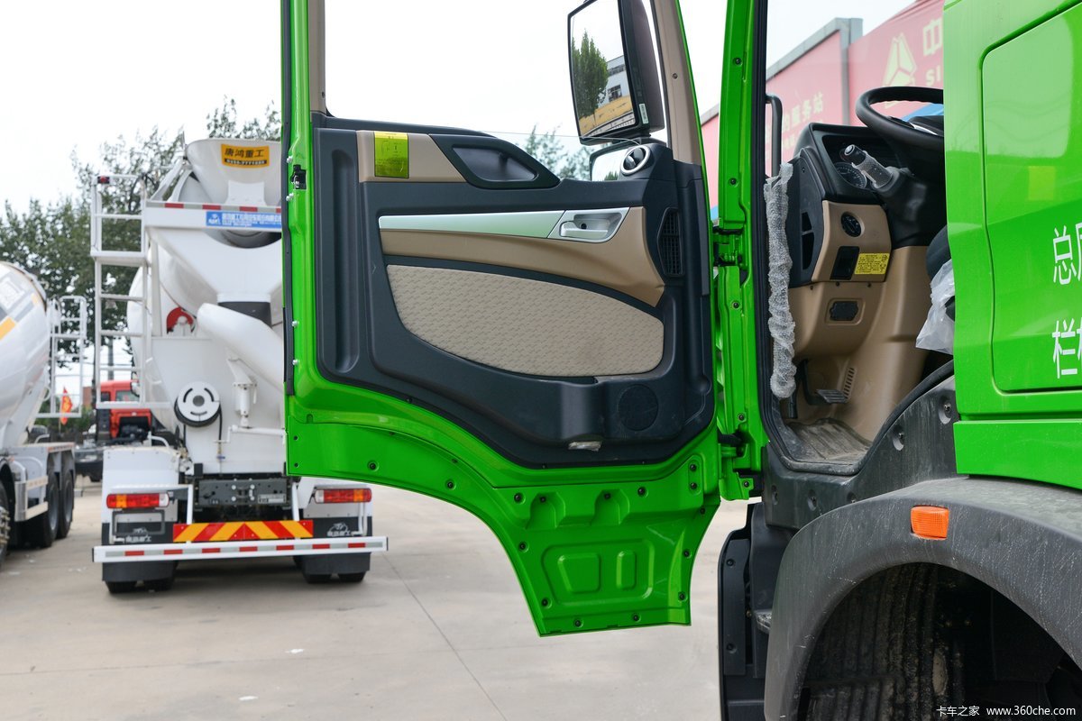 【图】中国重汽 HOWO TX重卡 440马力 8X4 6.5米自卸车(国六)(ZZ3317V326GF1)_实拍图片_1236627_卡车之家