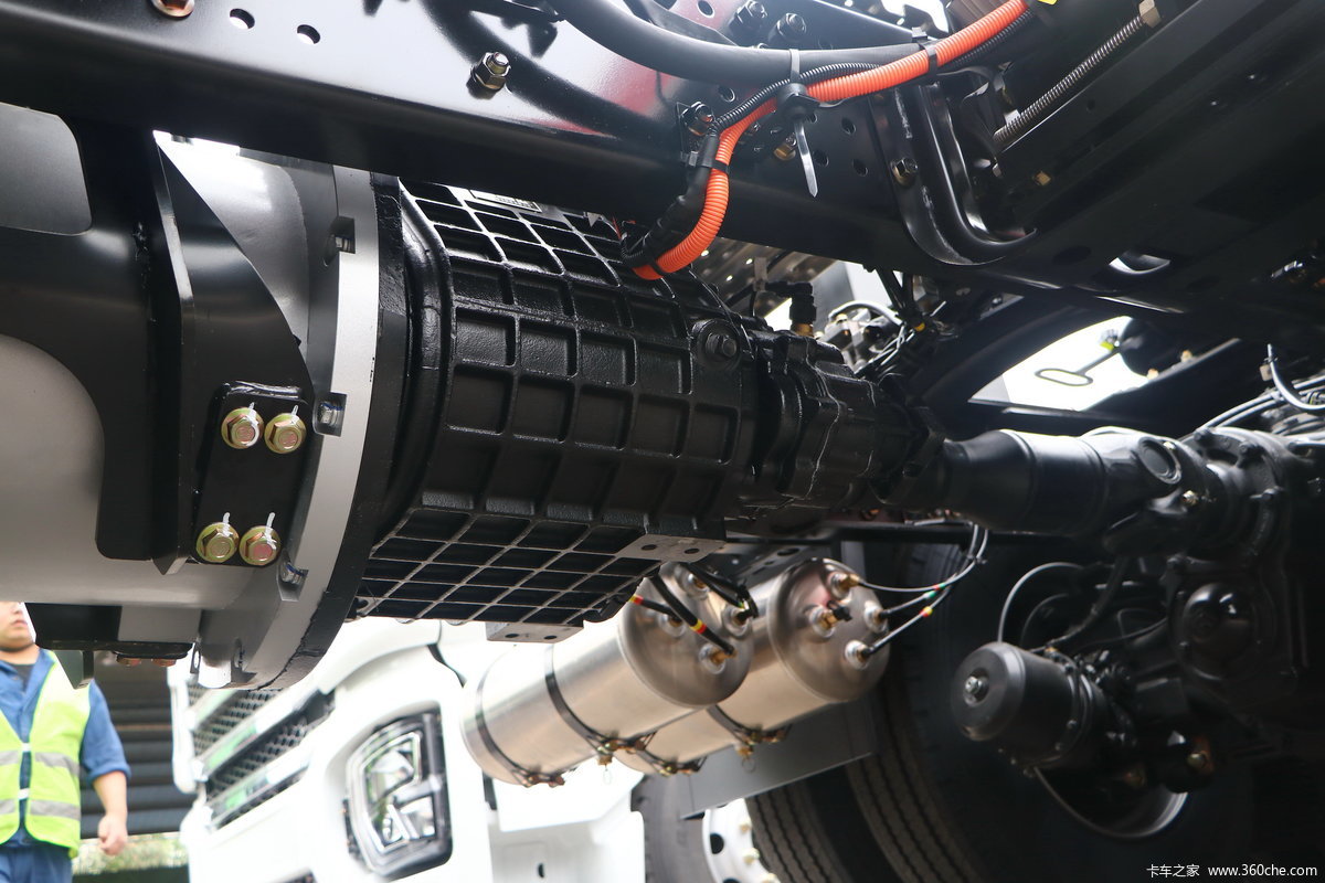 【图】上汽红岩 杰狮H6 25T 6X4 换电式纯电动牵引车 282kWh_实拍图片_1238491_卡车之家