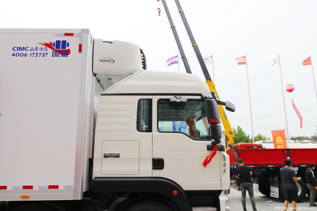【图】中国重汽 HOWO TX 330马力 6X2 9.4米冷藏车(国六)(ZZ5257XLCN56CGF1)_实拍图片_1249238_卡车之家