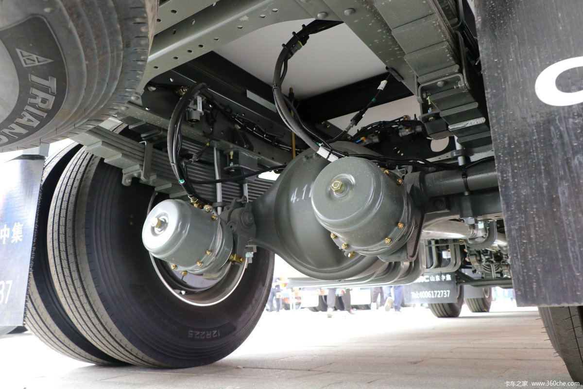 【图】中国重汽 HOWO TX 330马力 6X2 9.4米冷藏车(国六)(ZZ5257XLCN56CGF1)_实拍图片_1249265_卡车之家