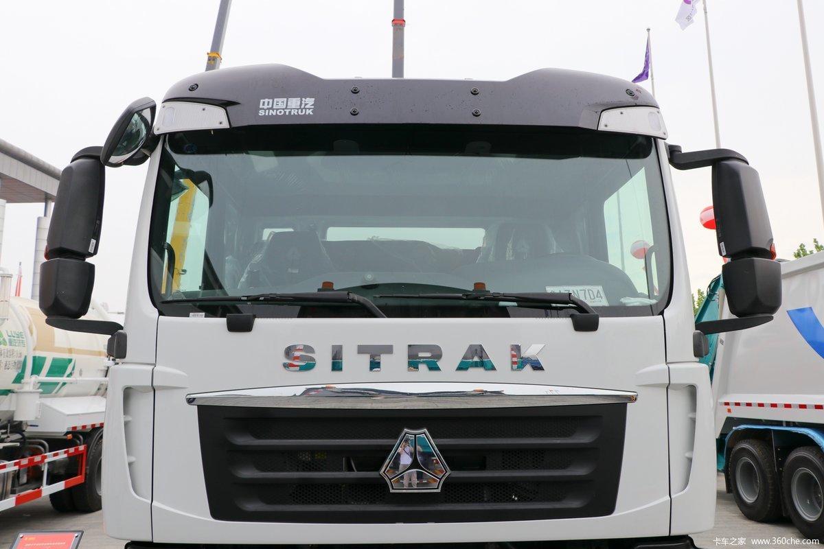 【图】中国重汽 汕德卡C5H 350马力 8X4 低密度粉粒物料运输车(国六)(华威驰乐牌)(SGZ5310GFLZZ6C5)_实拍图片 ...