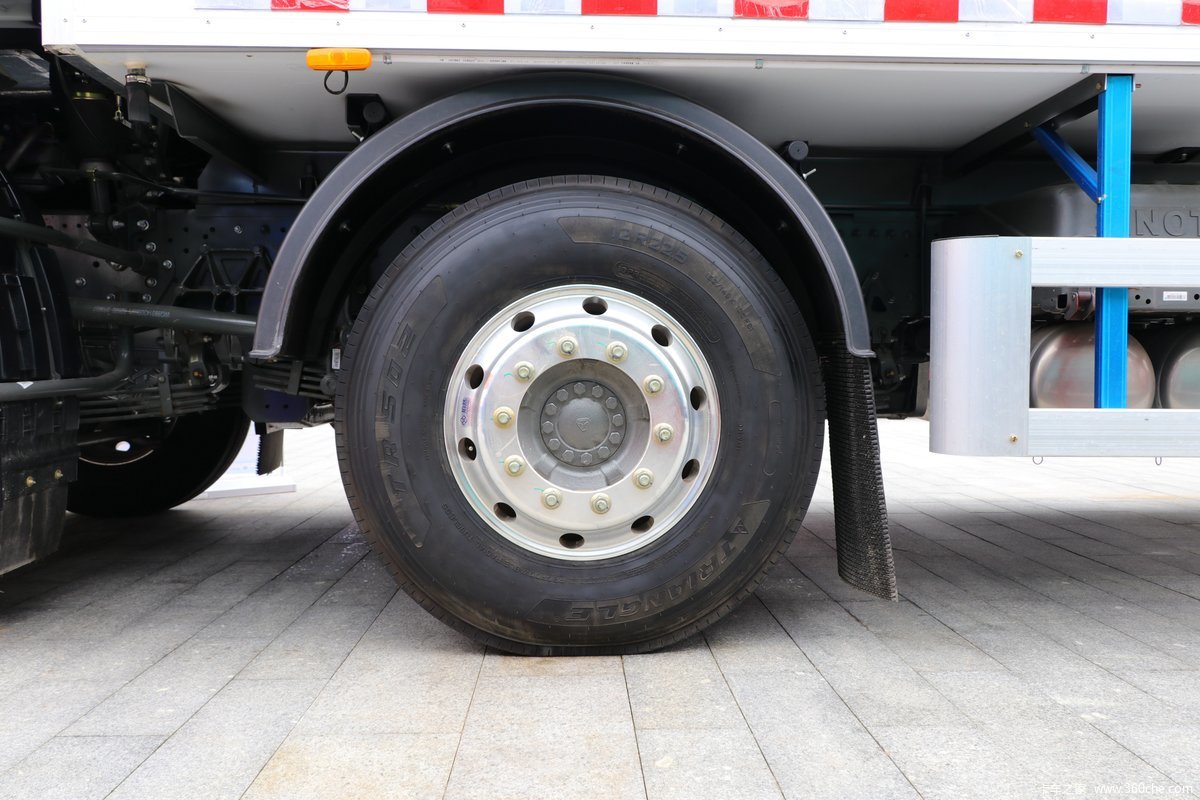 【图】中国重汽 HOWO TH7重卡 460马力 8X4 冷藏车(国六)(绿叶牌)_实拍图片_1250478_卡车之家