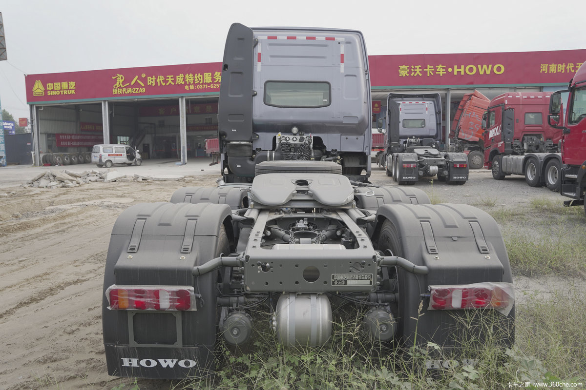 【图】中国重汽 HOWO TH7重卡 480马力 6X4 牵引车(ZZ4257V324GE1)_实拍图片_1263043_卡车之家
