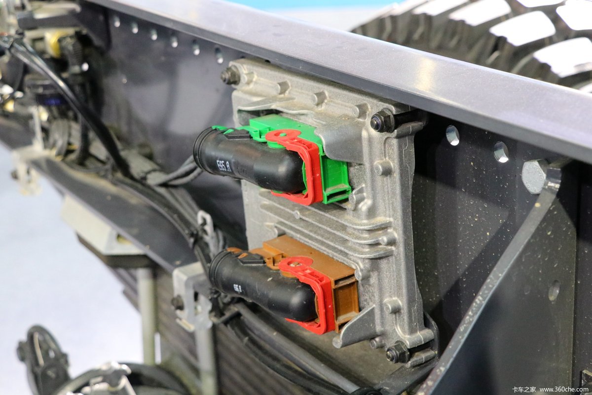 【图】斯堪尼亚 P系列 XT 450马力 4X4 机场快速调运车底盘(国六)_实拍图片_1273704_卡车之家