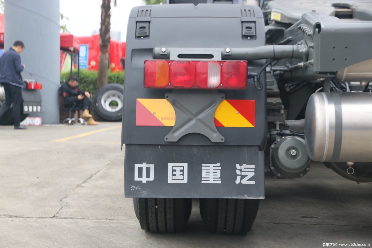 【图】中国重汽 HOWO Max重卡 510马力 6X4牵引车(国六)(灰色)(ZZ4257V344KF1)_实拍图片_1282601_卡车之家