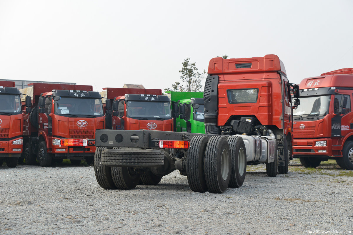 【图】一汽解放 J6P重卡 质惠版 绿通款 460马力 8X4 9.4米仓栅式载货车(国六)(CA5310CCYP66K24L7T4E6)_实拍图片_1283884_卡车之家