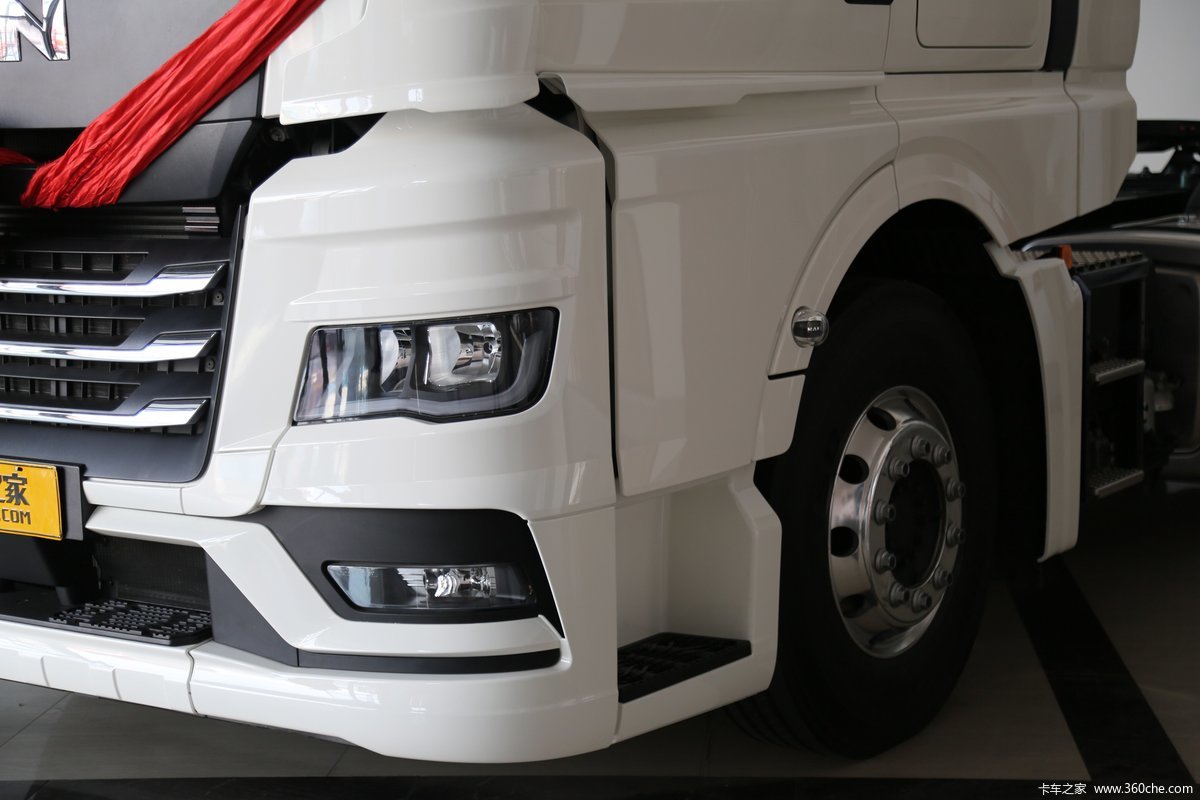 【图】曼(MAN) 新TGX系列重卡 510马力 6X4 AMT自动挡牵引车(TGX26.510)_实拍图片_1310673_卡车之家