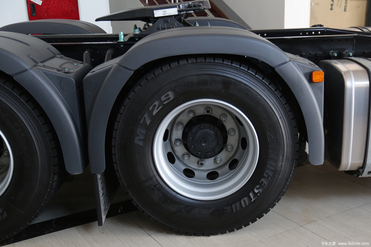 【图】曼(MAN) 新TGX系列重卡 510马力 6X4 AMT自动挡牵引车(TGX26.510)_实拍图片_1310770_卡车之家