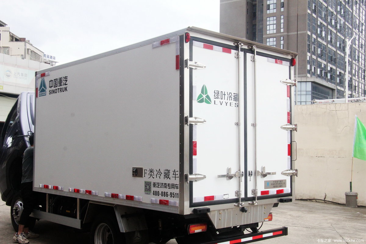 【图】中国重汽HOWO 智相 130马力 4X2 3.8米冷藏车(ZZ5047XLCF3111F145)_实拍图片_1312097_卡车之家