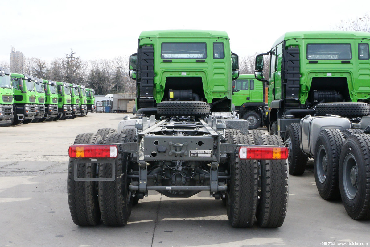 【图】中国重汽HOWO TX 460马力 8X4 7.8米自卸车(国六)(ZZ3317V386GF1)_实拍图片_1313780_卡车之家