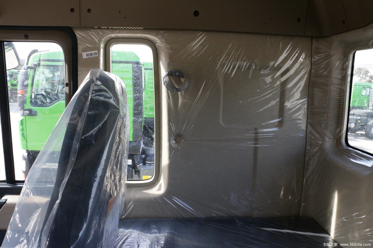 【图】中国重汽HOWO TX 350马力 8X4 7.8米自卸车(ZZ3317V386GF1)_实拍图片_1314617_卡车之家