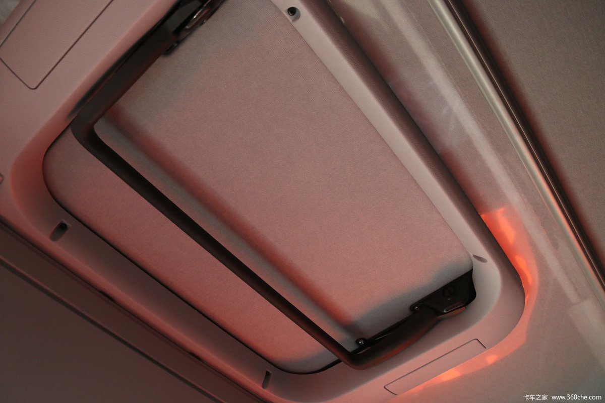 【图】中国重汽 汕德卡SITRAK G7W重卡 480马力 6X4 牵引车(国六)(ZZ4256W324HF1B)_实拍图片_1315280_卡车之家