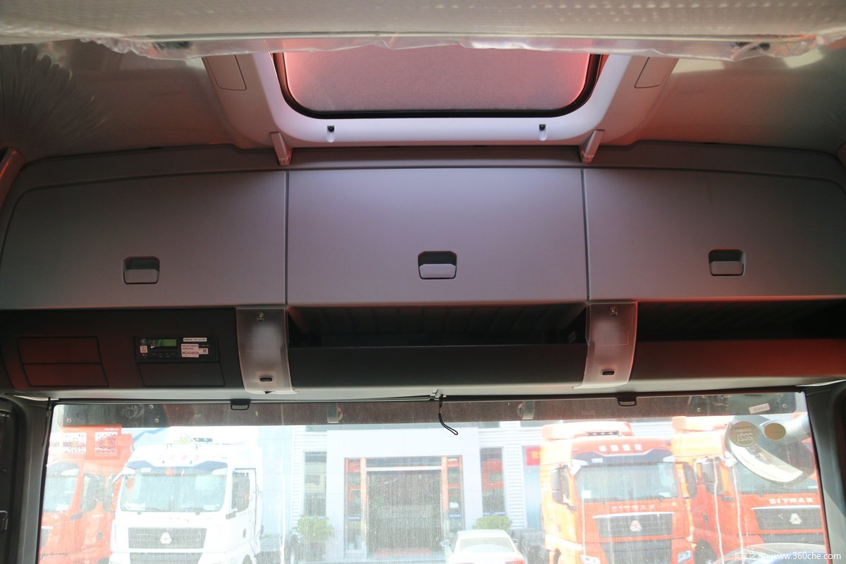 【图】中国重汽 汕德卡SITRAK G7W重卡 480马力 6X4 牵引车(国六)(ZZ4256W324HF1B)_实拍图片_1315280_卡车之家