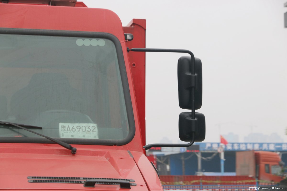 【图】奔驰 乌尼莫克 230马力 4X4消防车(U4023)_实拍图片_1315407_卡车之家