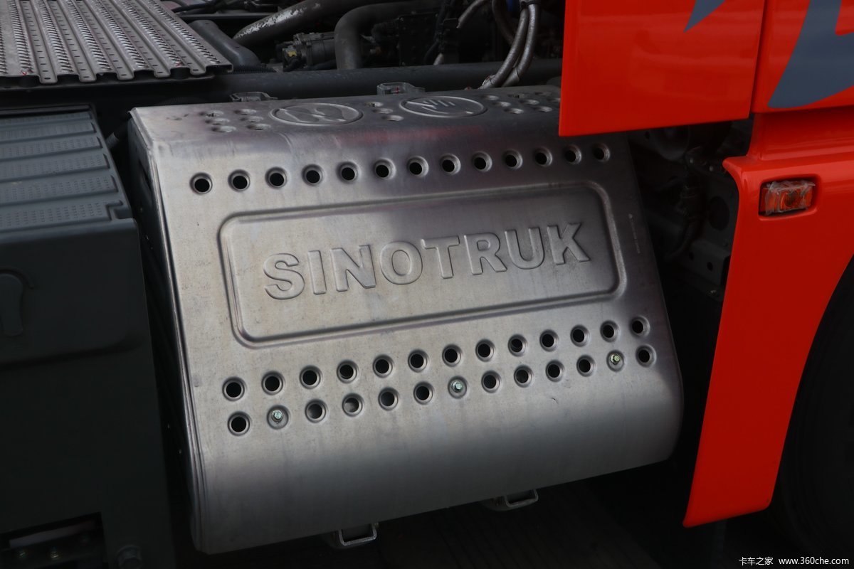 【图】中国重汽 汕德卡SITRAK G7重卡 540马力 6X4 危险品牵引车(国六)(ZZ4256W324HF1W)_实拍图片 ...