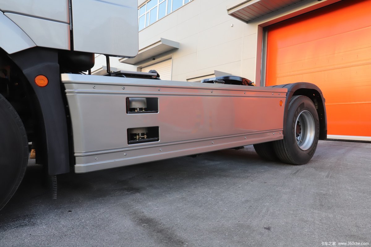 【图】一汽解放 J6E重卡 4X2 AMT牵引车(国六)(CA4180P66K24E6)_实拍图片_1342860_卡车之家