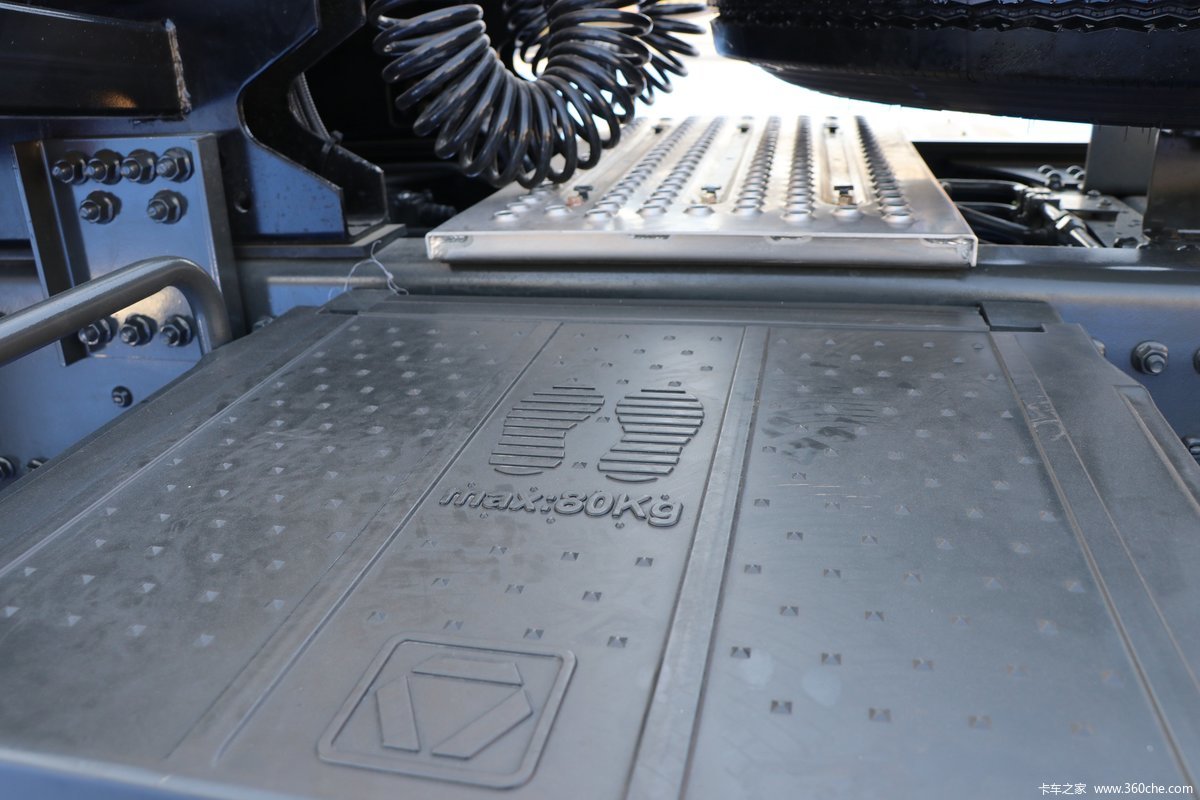 【图】徐工重卡 漢風G7 6X4 纯电动牵引车_实拍图片_1373663_卡车之家