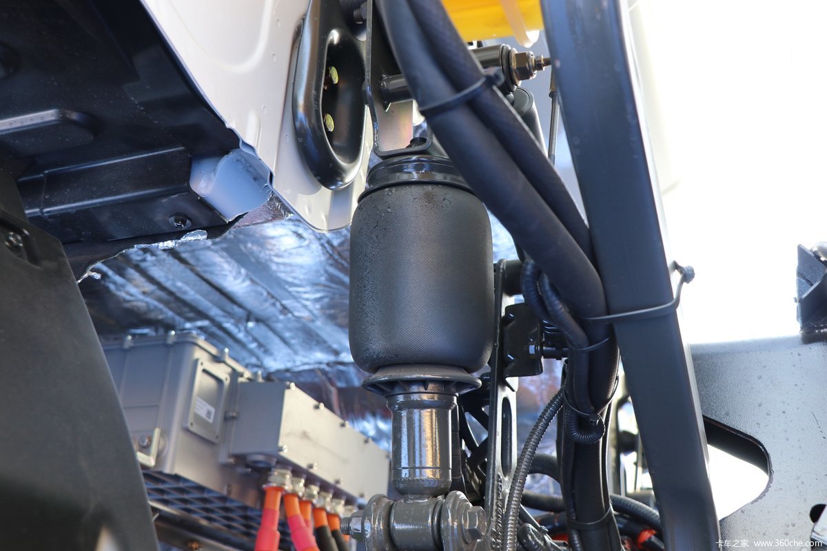 【图】徐工重卡 漢風G7 6X4 纯电动牵引车_实拍图片_1373667_卡车之家