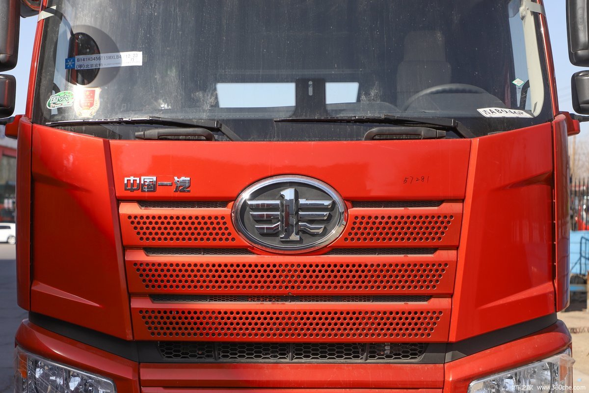 【图】一汽解放 新J6P重卡 质惠版3.0 460马力 6X4危险品牵引车(液缓)(国六)(CA4250P66K25T1E6Z)_实拍图片_1381793_卡车之家