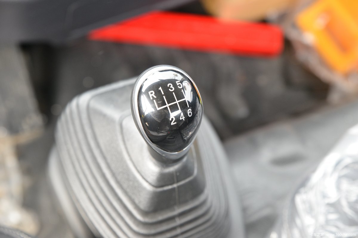 【图】解放 虎VH 150马力 4.16米单排厢式轻卡(国六)(CA5040XXYP40K56L2E6A84)_实拍图片_1391519_卡车之家