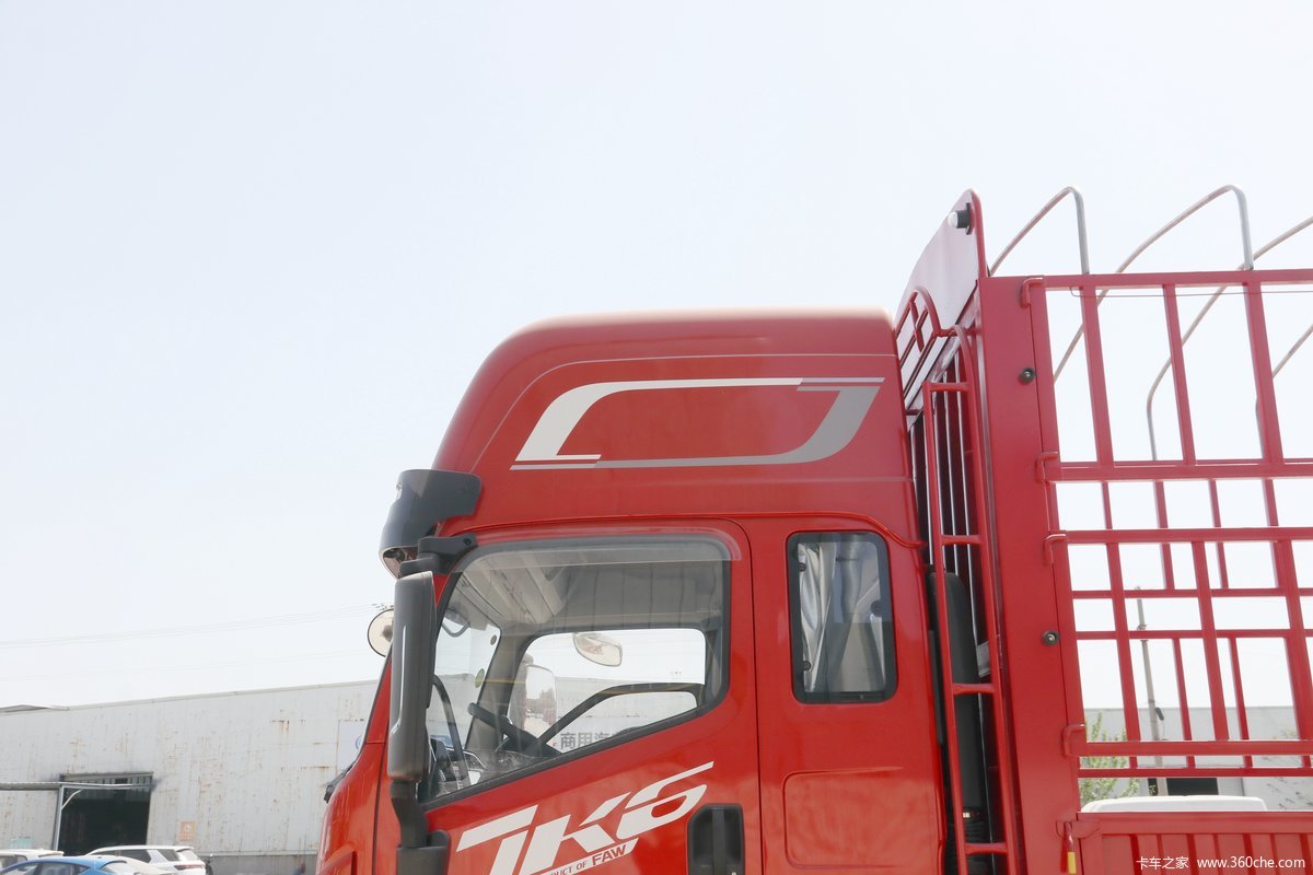 【图】青岛解放 JK6中卡 260马力 4X2 6.8米仓栅式载货车(国六)(CA5180CCYP28K2L2E6A80)_实拍图片 ...