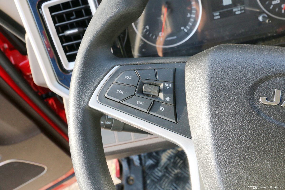 【图】江淮 擎天柱 170马力 4X2 5.85米排半栏板载货车(国六)(HFC1118P61K2D7S)_实拍图片_1426250_卡车之家