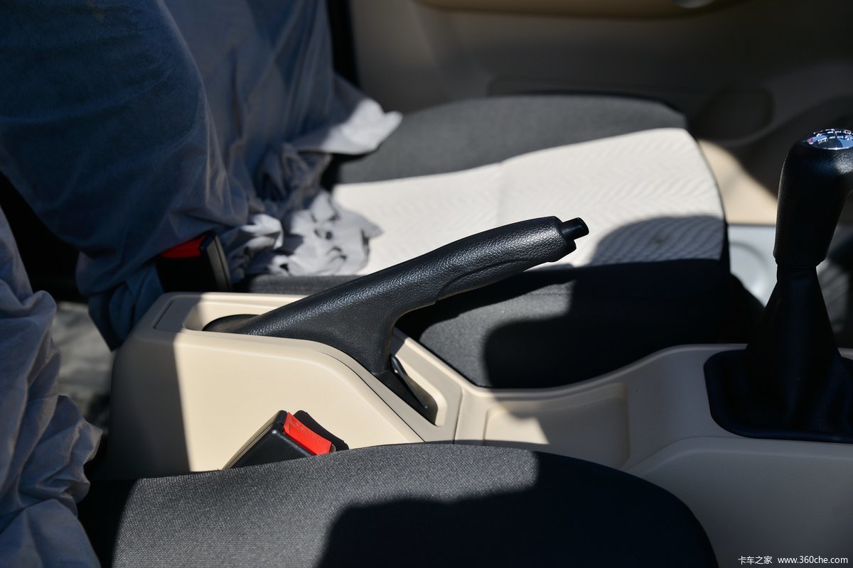 【图】长安跨越 新豹T3 舒适版 1.6L 汽油 122马力 2.52米双排栏板微卡(国六)(单后胎)(SC1031TFS6B1)_实拍图片 ...