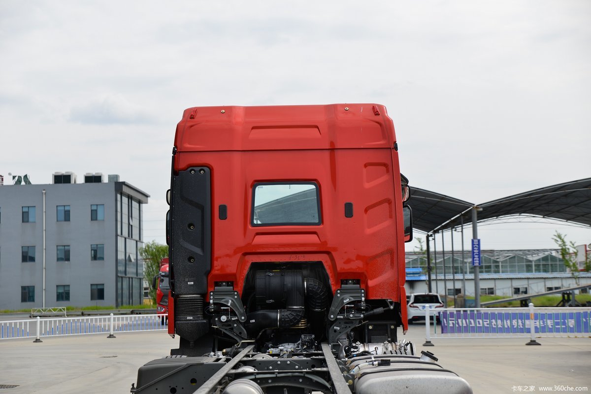 【图】中国重汽 HOWO MAX 460马力 8X4 9.55米厢式载货车(国六)(ZZ5317XXYV446KF1)_实拍图片 ...