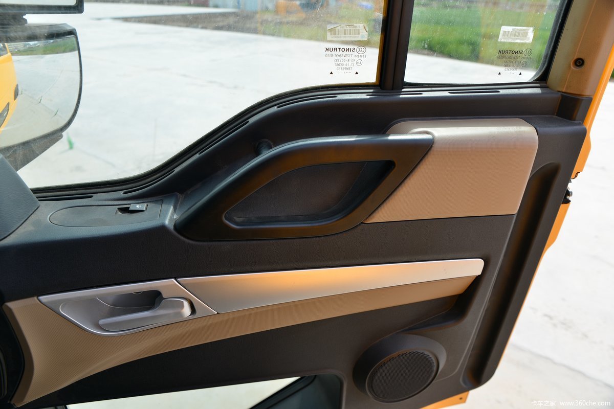 【图】中国重汽 HOWO TX重卡 440马力 8X4 6.5米自卸车(国六)(ZZ3317V326GF1)_实拍图片_1437167_卡车之家