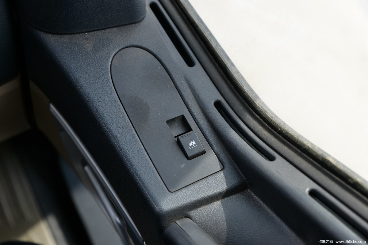 【图】中国重汽 HOWO TX重卡 440马力 8X4 6.5米自卸车(国六)(ZZ3317V326GF1)_实拍图片_1437167_卡车之家