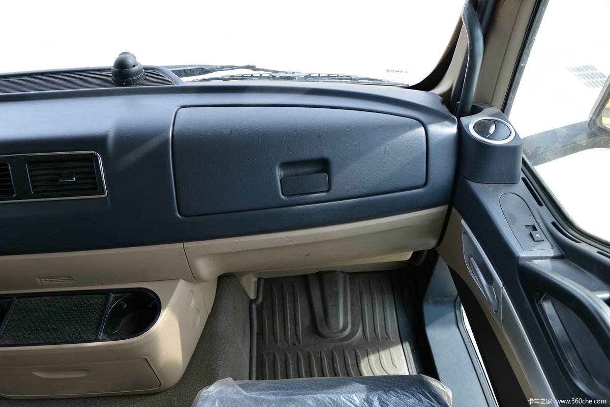 【图】中国重汽 HOWO TX重卡 440马力 8X4 6.5米自卸车(国六)(ZZ3317V326GF1)_实拍图片_1437167_卡车之家