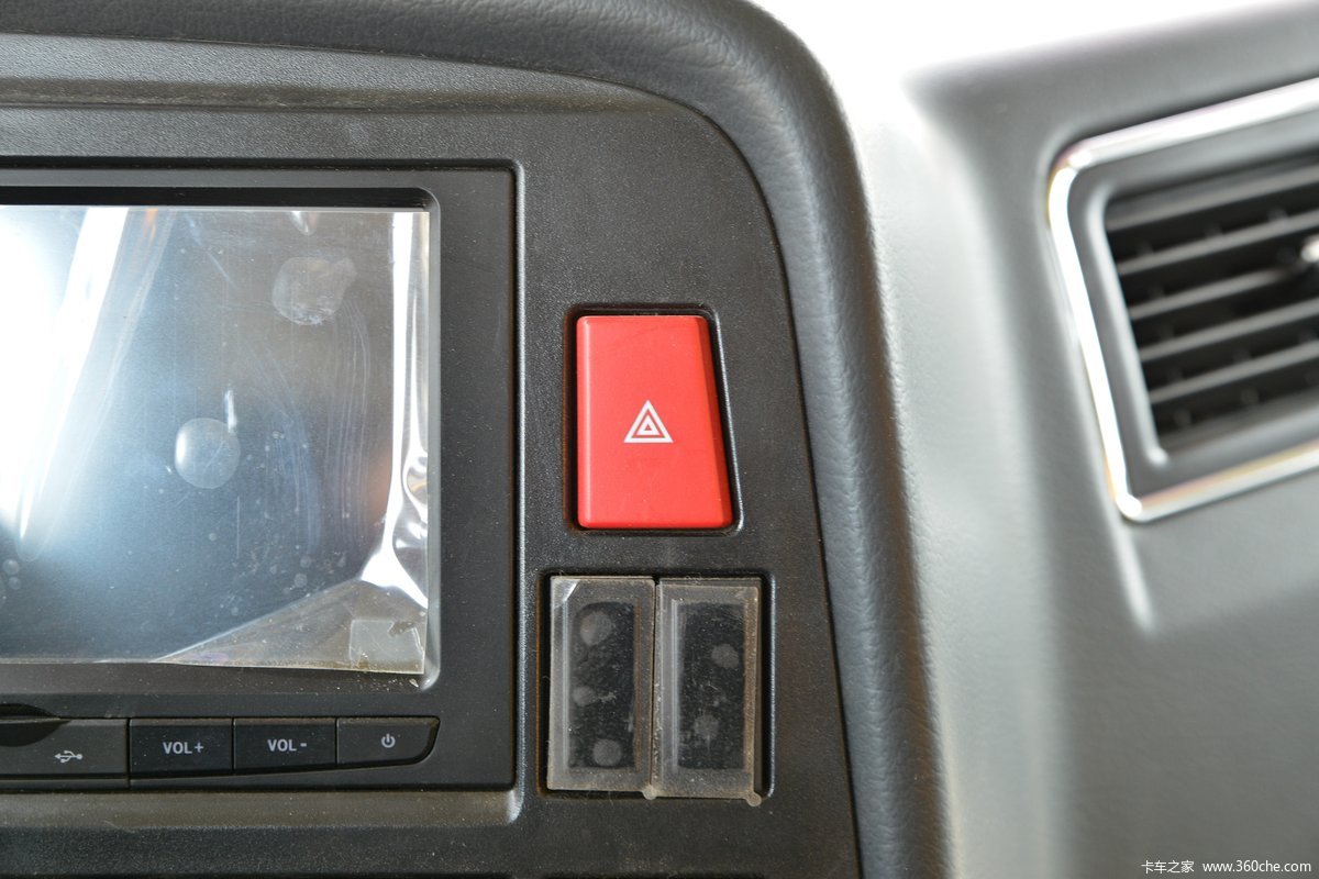 【图】中国重汽 HOWO TX重卡 440马力 8X4 6.5米自卸车(国六)(ZZ3317V326GF1)_实拍图片_1437191_卡车之家