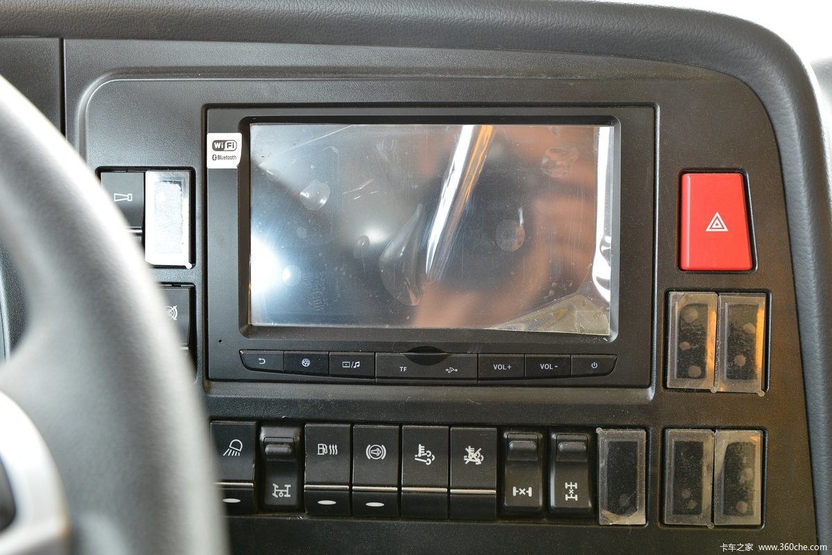 【图】中国重汽 HOWO TX重卡 440马力 8X4 6.5米自卸车(国六)(ZZ3317V326GF1)_实拍图片_1437191_卡车之家