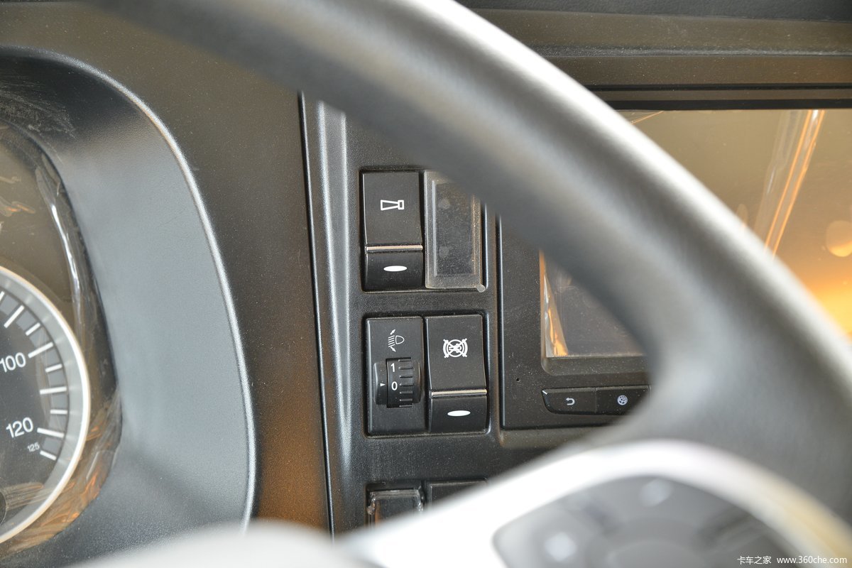 【图】中国重汽 HOWO TX重卡 440马力 8X4 6.5米自卸车(国六)(ZZ3317V326GF1)_实拍图片_1437191_卡车之家