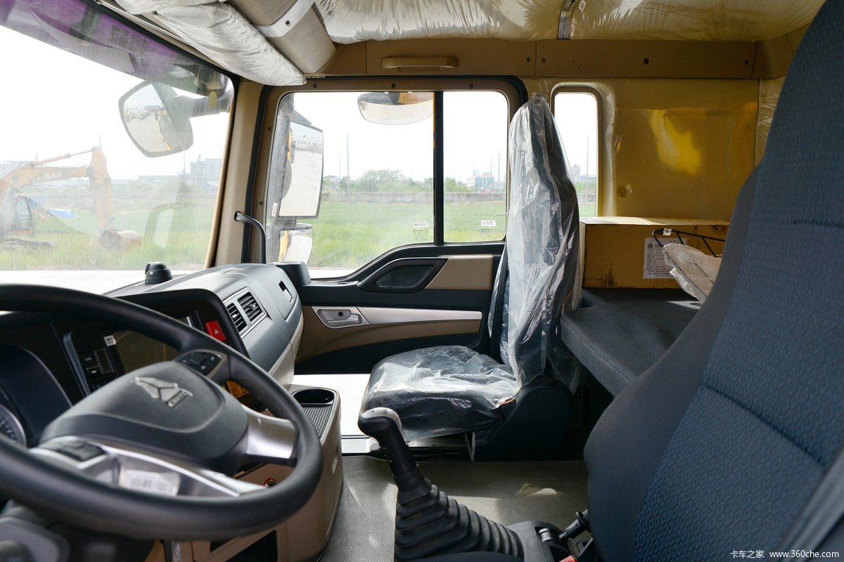 【图】中国重汽 HOWO TX重卡 440马力 8X4 6.5米自卸车(国六)(ZZ3317V326GF1)_实拍图片_1437212_卡车之家