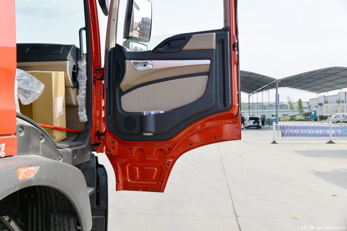 【图】中国重汽 HOWO TX重卡 460马力 6X4 牵引车(国六)(ZZ4257W324GF1)_实拍图片_1437335_卡车之家