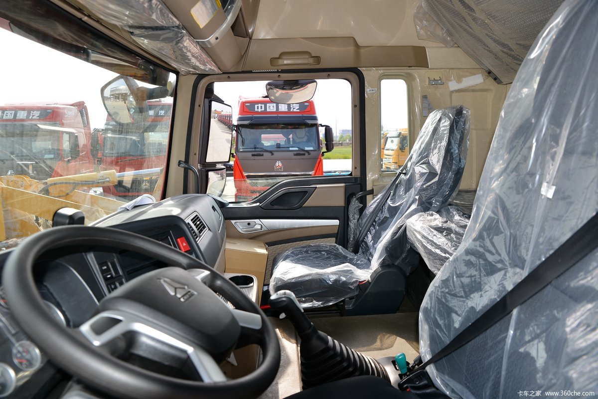 【图】中国重汽 HOWO TX重卡 460马力 6X4 牵引车(国六)(ZZ4257W324GF1)_实拍图片_1437362_卡车之家