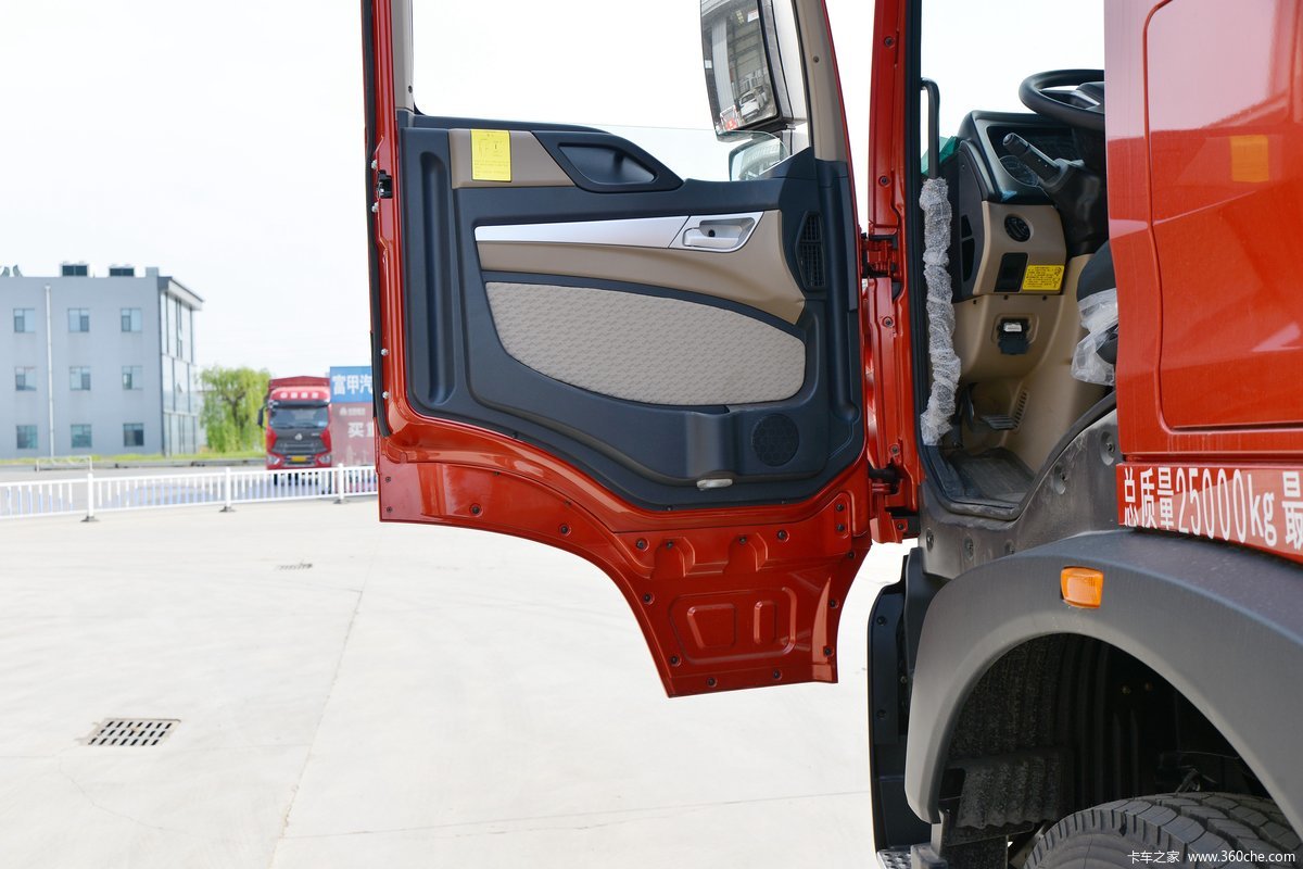 【图】中国重汽 HOWO TX重卡 460马力 6X4 牵引车(国六)(ZZ4257W324GF1)_实拍图片_1437363_卡车之家