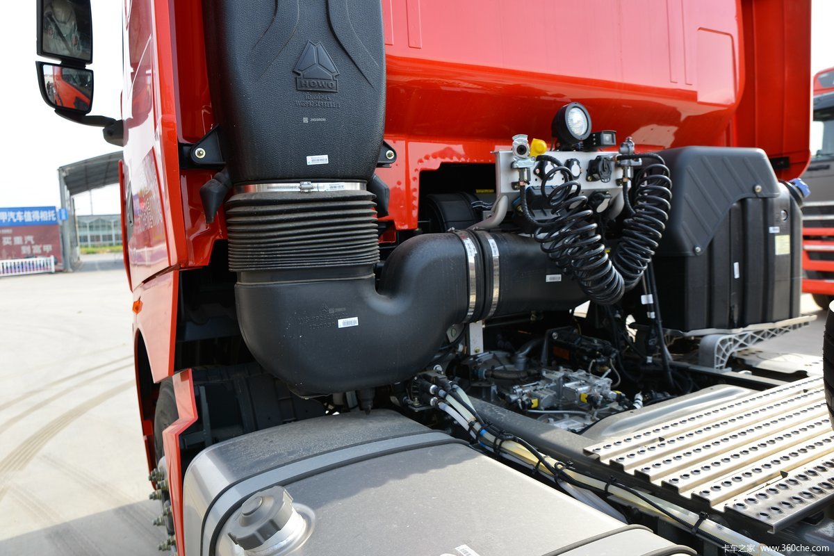 【图】中国重汽 HOWO TH7重卡 500马力 6X4 牵引车(国六)(ZZ4257V324HF1B)_实拍图片_1437552_卡车之家