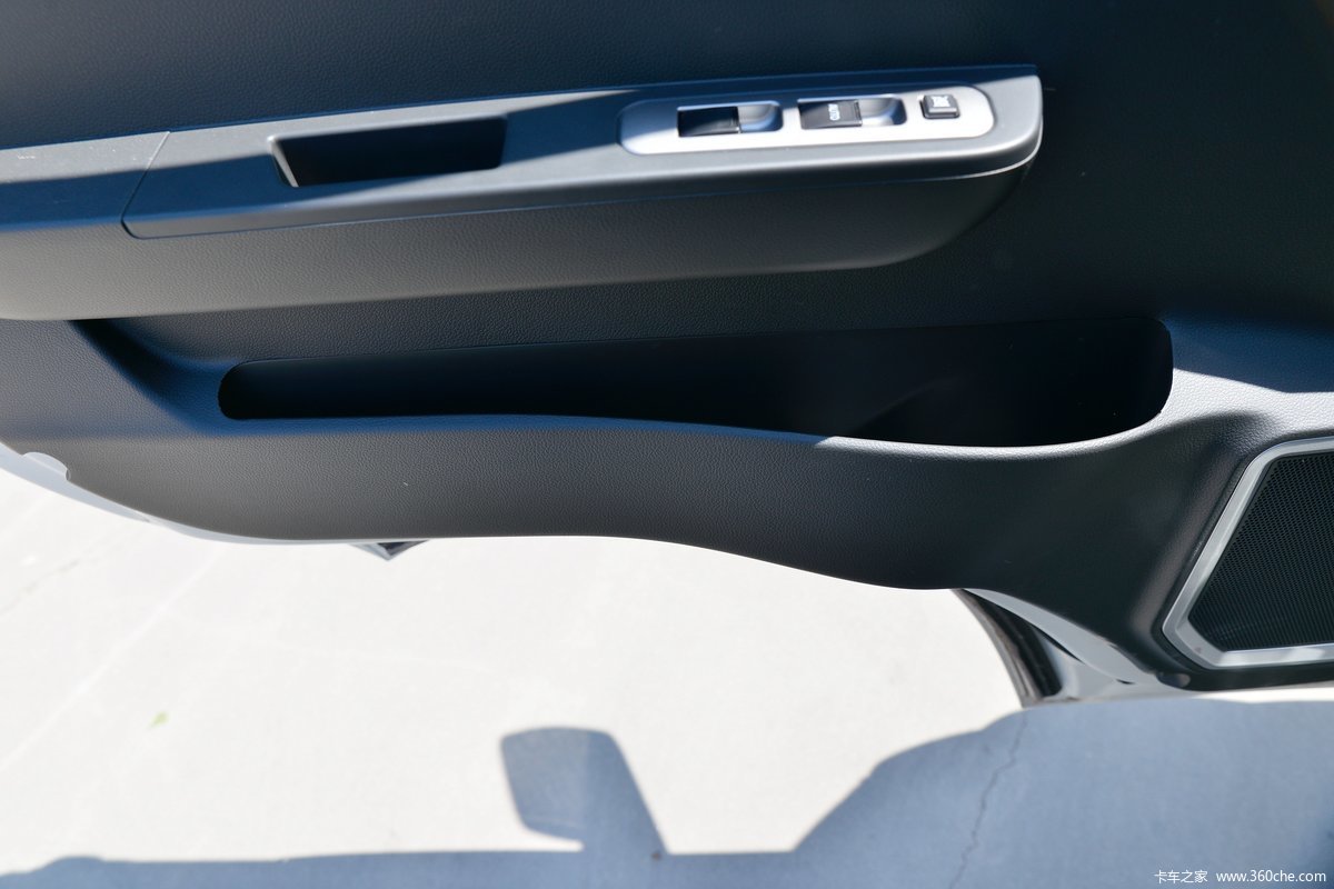 【图】长安跨越者D5 舒适版 1.6L 122马力 3.05米排半栏板小卡(国六)(SC1034UDW6B1)_实拍图片_1437643_卡车之家