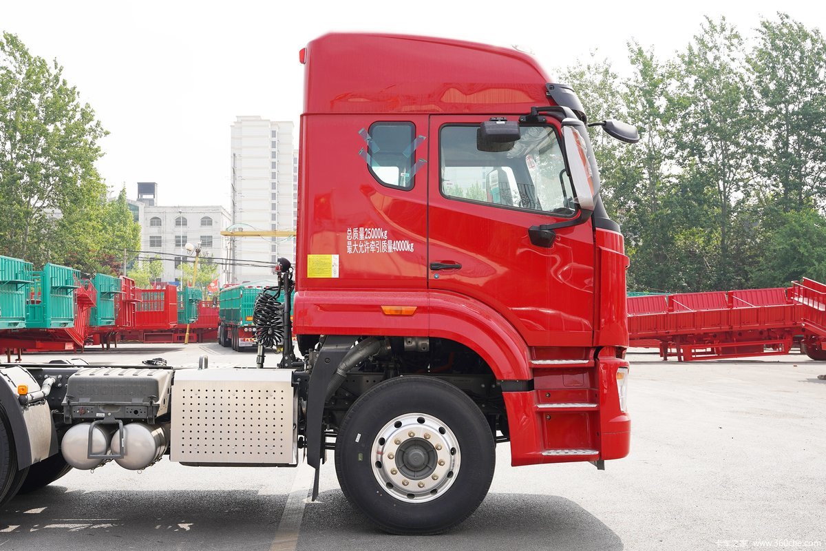 【图】中国重汽 豪沃N7W重卡 460马力 6X4 子母牵引车(母车)(ZZ4257V344JF1)_实拍图片_1439229_卡车之家